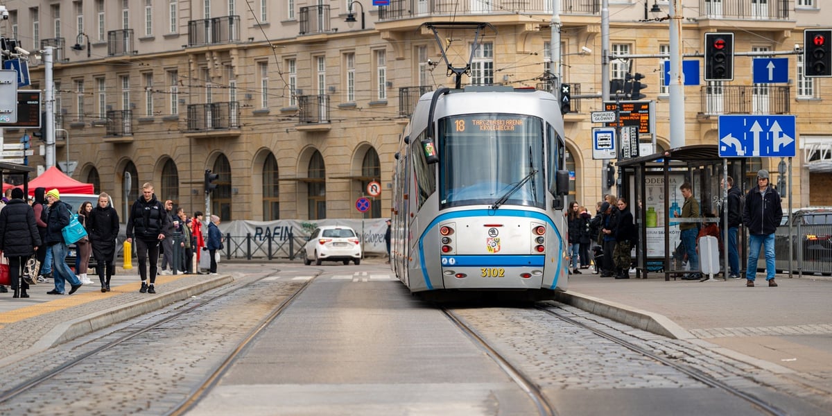 16 marca – wymiana szyn tramwajowych na Peronowej. Duże zmiany w kursowaniu tramwajów